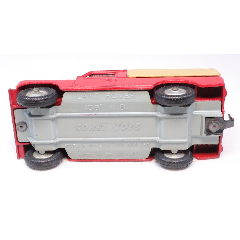 Corgi Toys GS-17 Landrover 438 & Ferrari F1 154